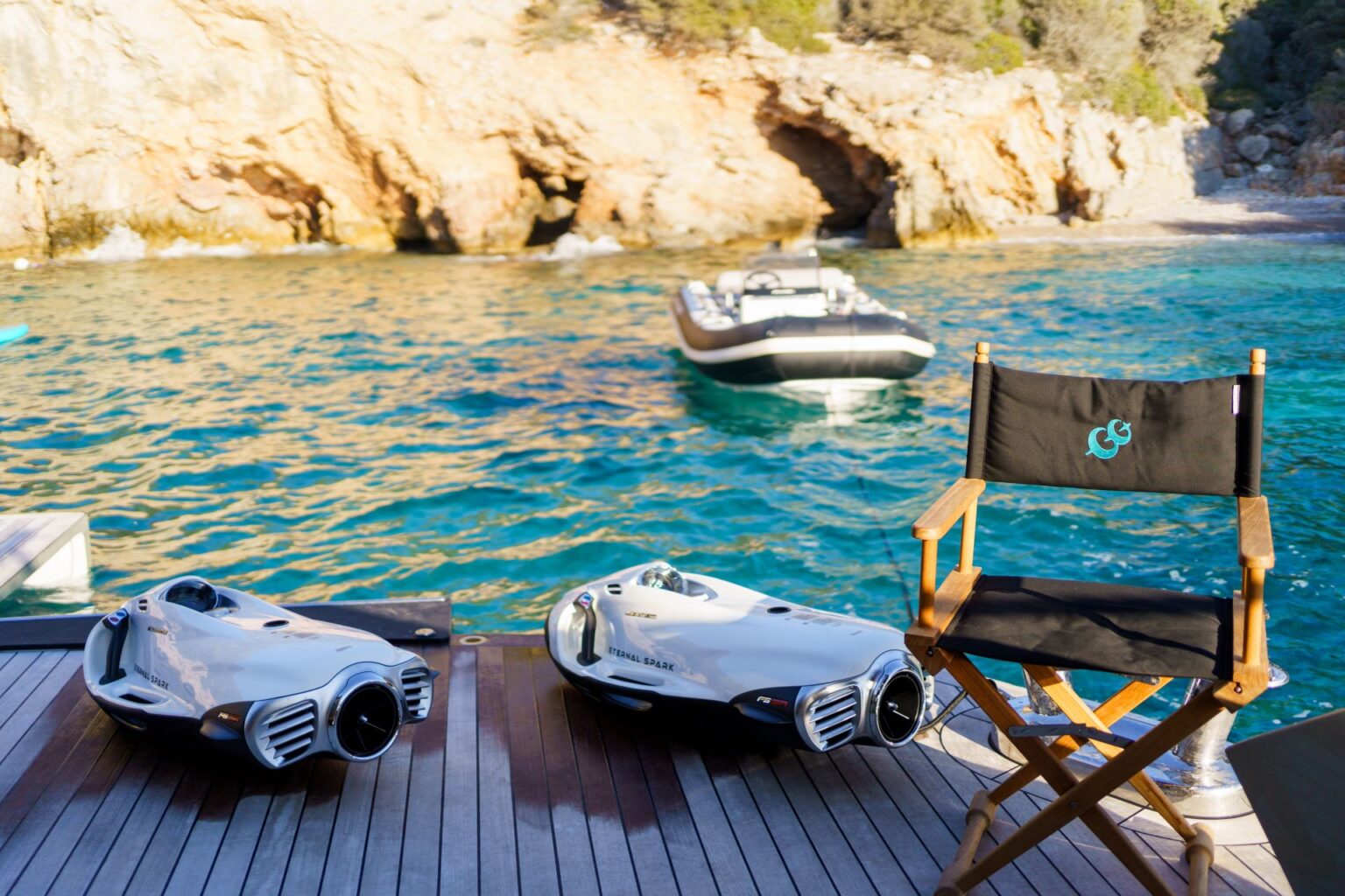 ETERNAL SPARK Yacht's Sister: Shooting Spark Chase Boat | Eternal Spark